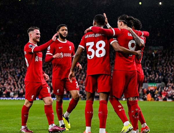 쫓고 쫓기는 EPL 선두 싸움, 과연 최후의 승자는?